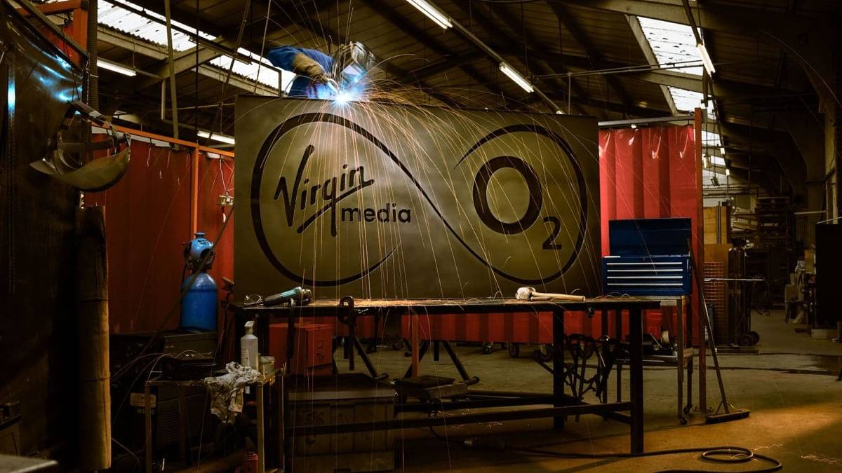 UK approves £31B merger between Virgin Media and mobile network O2