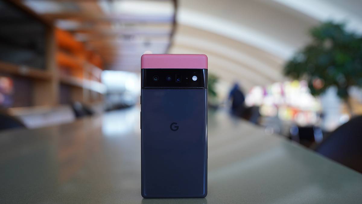 June 2022 update for Pixel devices enables VoLTE roaming for several ...