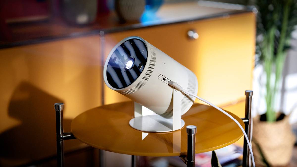 Samsung's portable The Freestyle projector bundle receives $180 discount