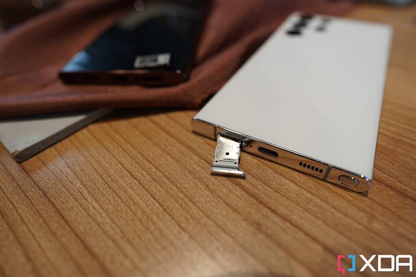 Does the Samsung Galaxy S22 series have a microSD card slot?