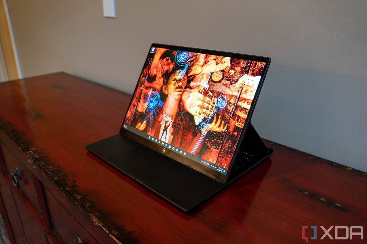 HP has a new Elite Dragonfly Folio convertible and a 4K webcam