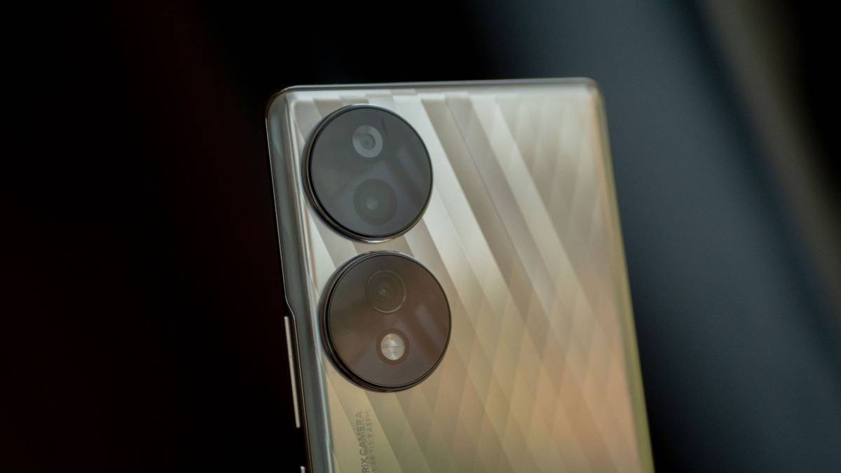 Honor 70 Review: Great photos, mid-range everything else