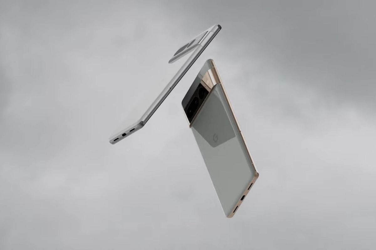 Does the Google Pixel 7 series have a microSD card slot?