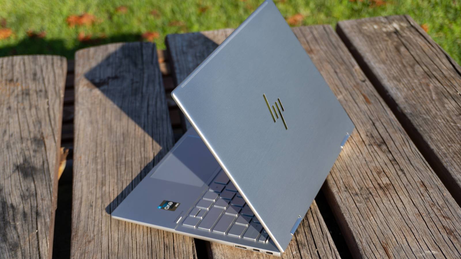 What configurations does the HP Envy x360 (2022) come in?