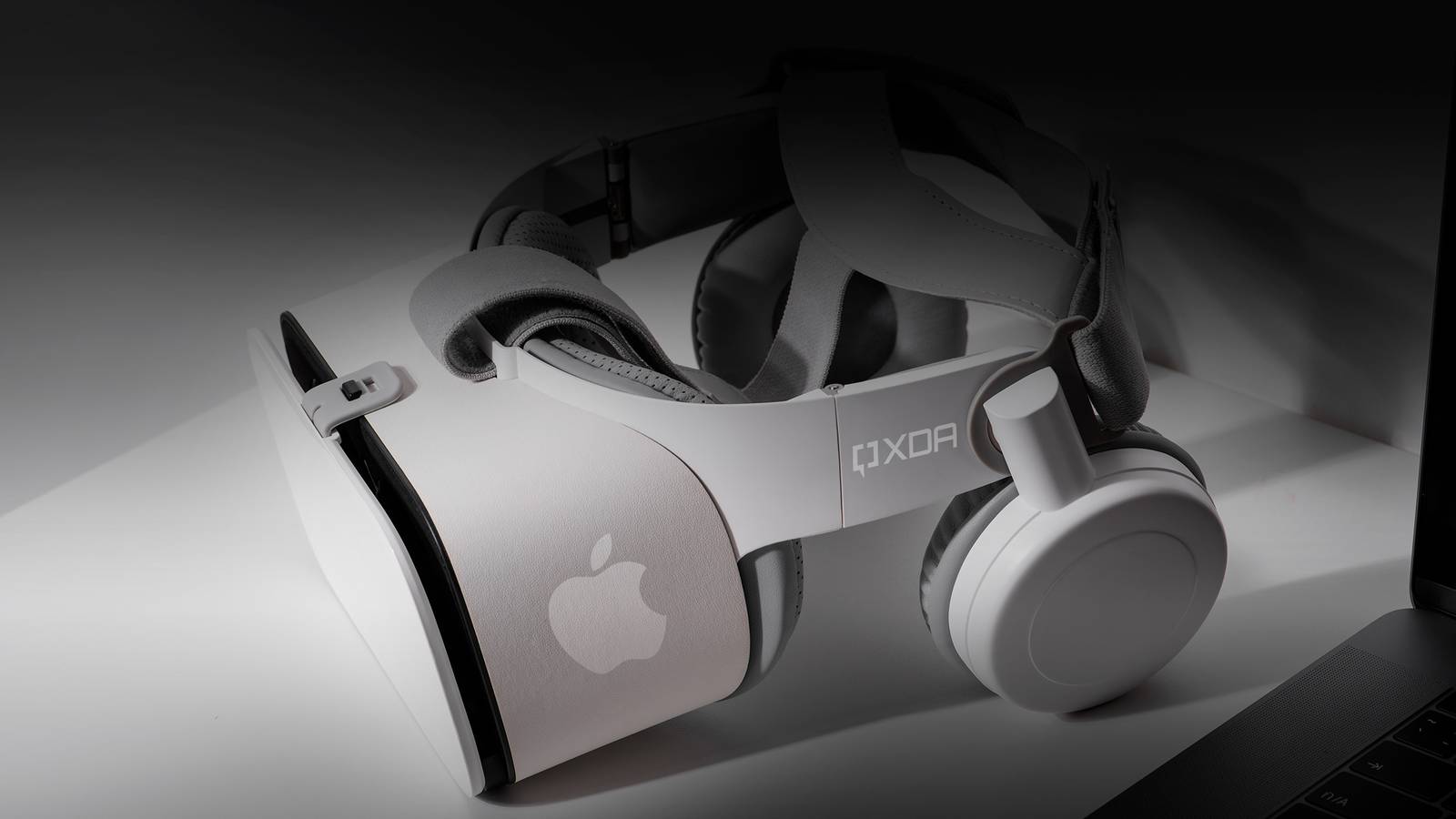 Apple's upcoming headset could leverage familiar apps and services to sway users