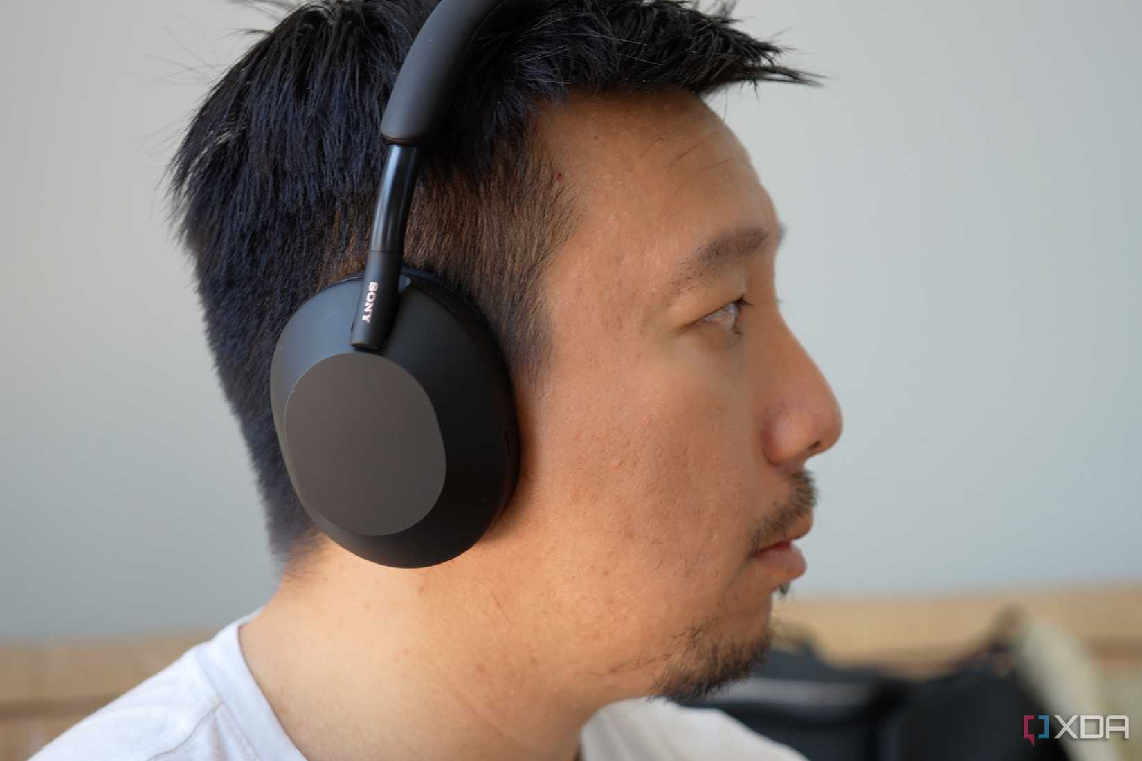 5 reasons to buy headphones instead of a headset