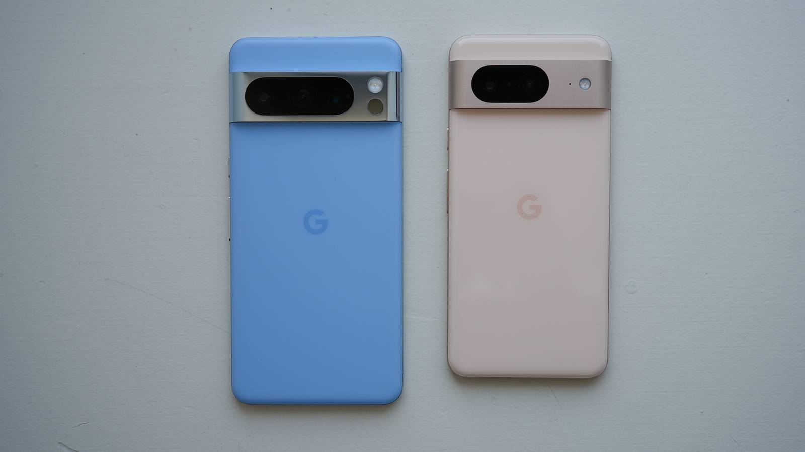 What colors does the Google Pixel 8 series come in?