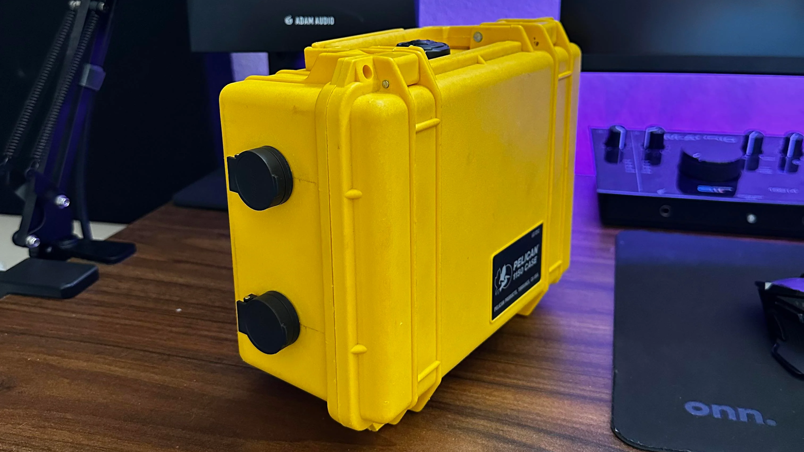 Someone made a cool Raspberry Pi cyberdeck that's fully self-contained ...