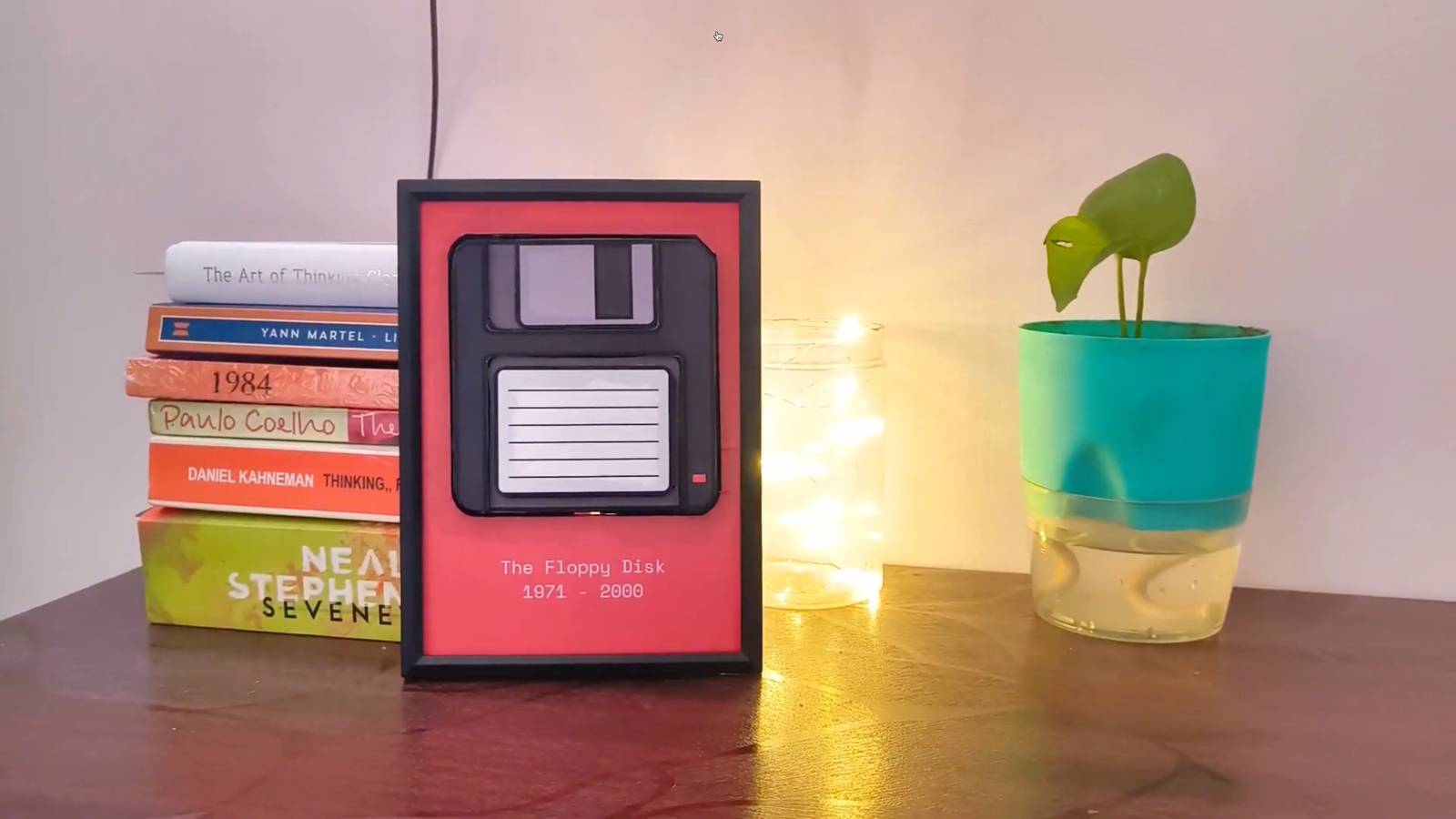 Quickly save your work with an Arduino-driven retro floppy disk picture ...