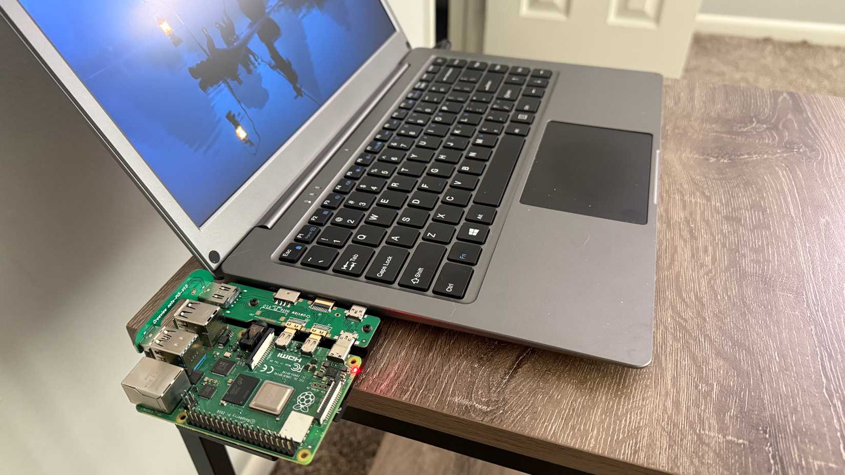 A Raspberry Pi with a portable monitor makes a better travel companion ...