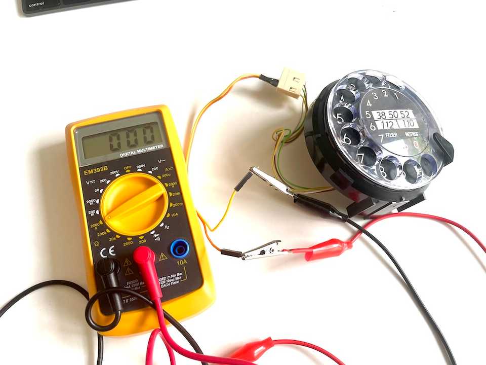 Take ChatGPT retro with a Raspberry Pi-powered rotary phone hotline