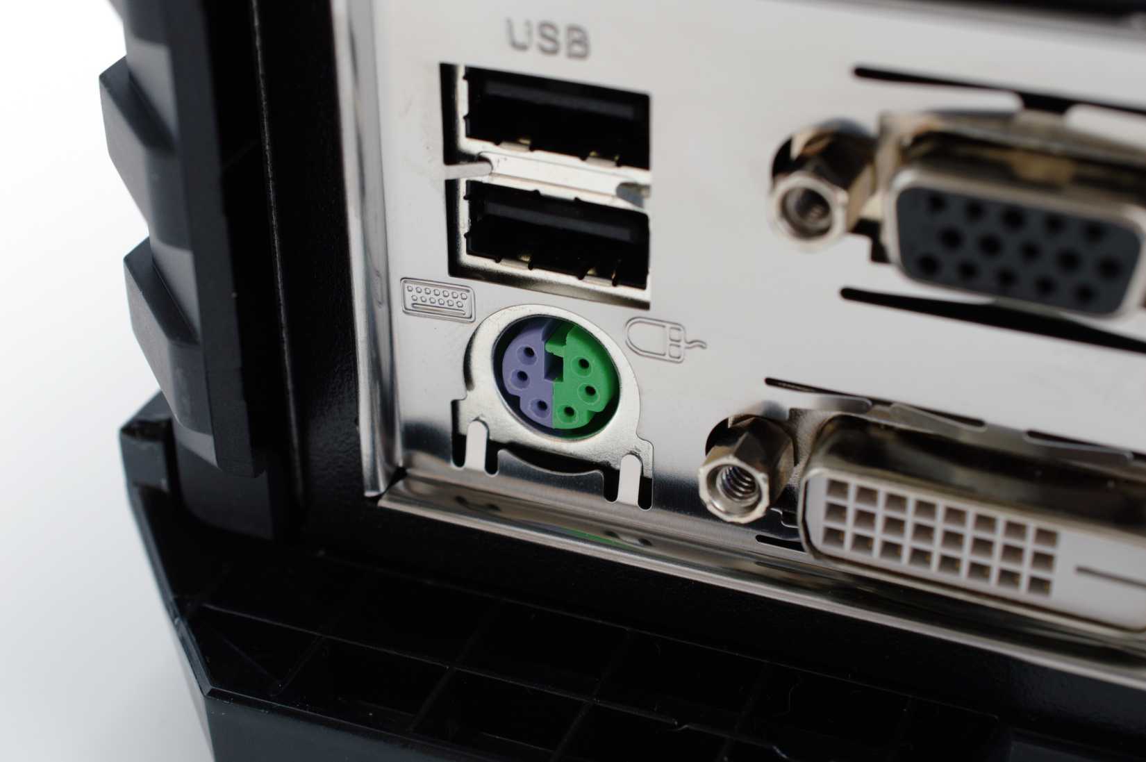 3 legacy motherboard ports that deserve a second chance