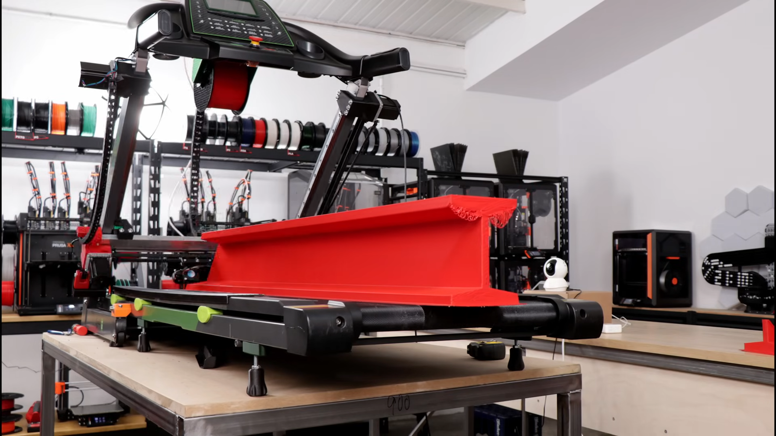 These geniuses converted a treadmill into a huge 3D printer with a ...