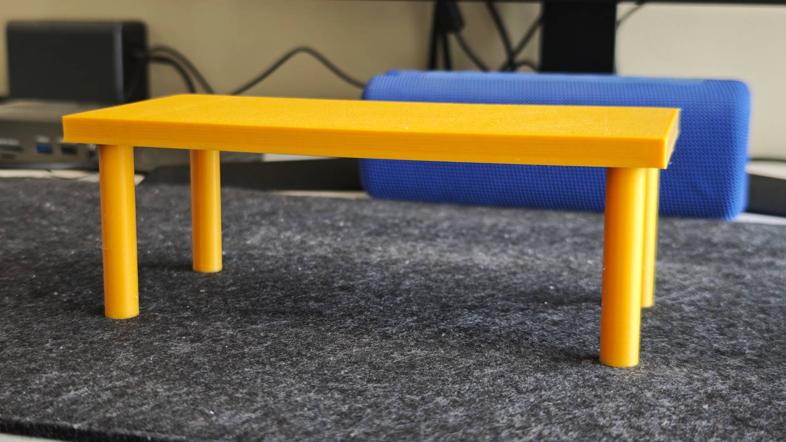 I 3D printed a footrest to improve the ergonomics of my home office ...