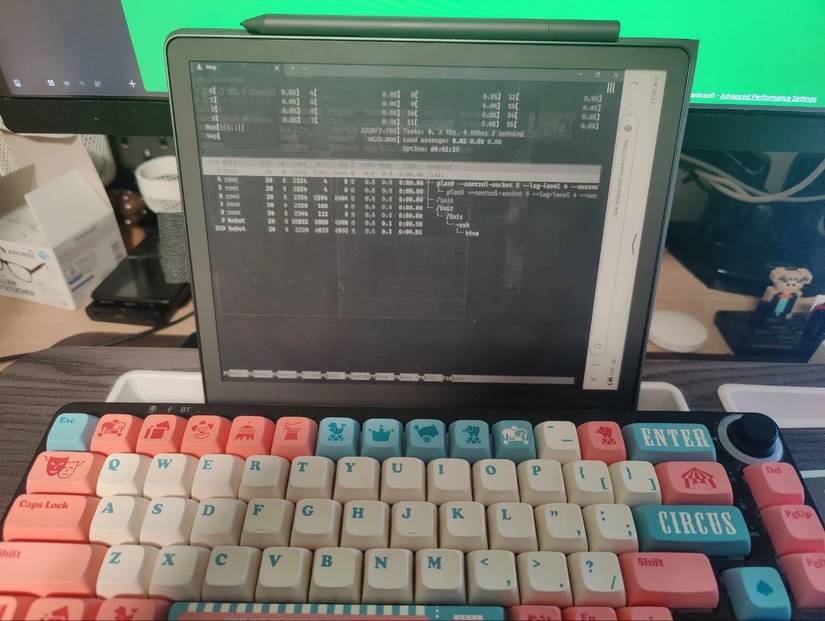 I turned my old Kindle into a second monitor for my PC, so you don't ...