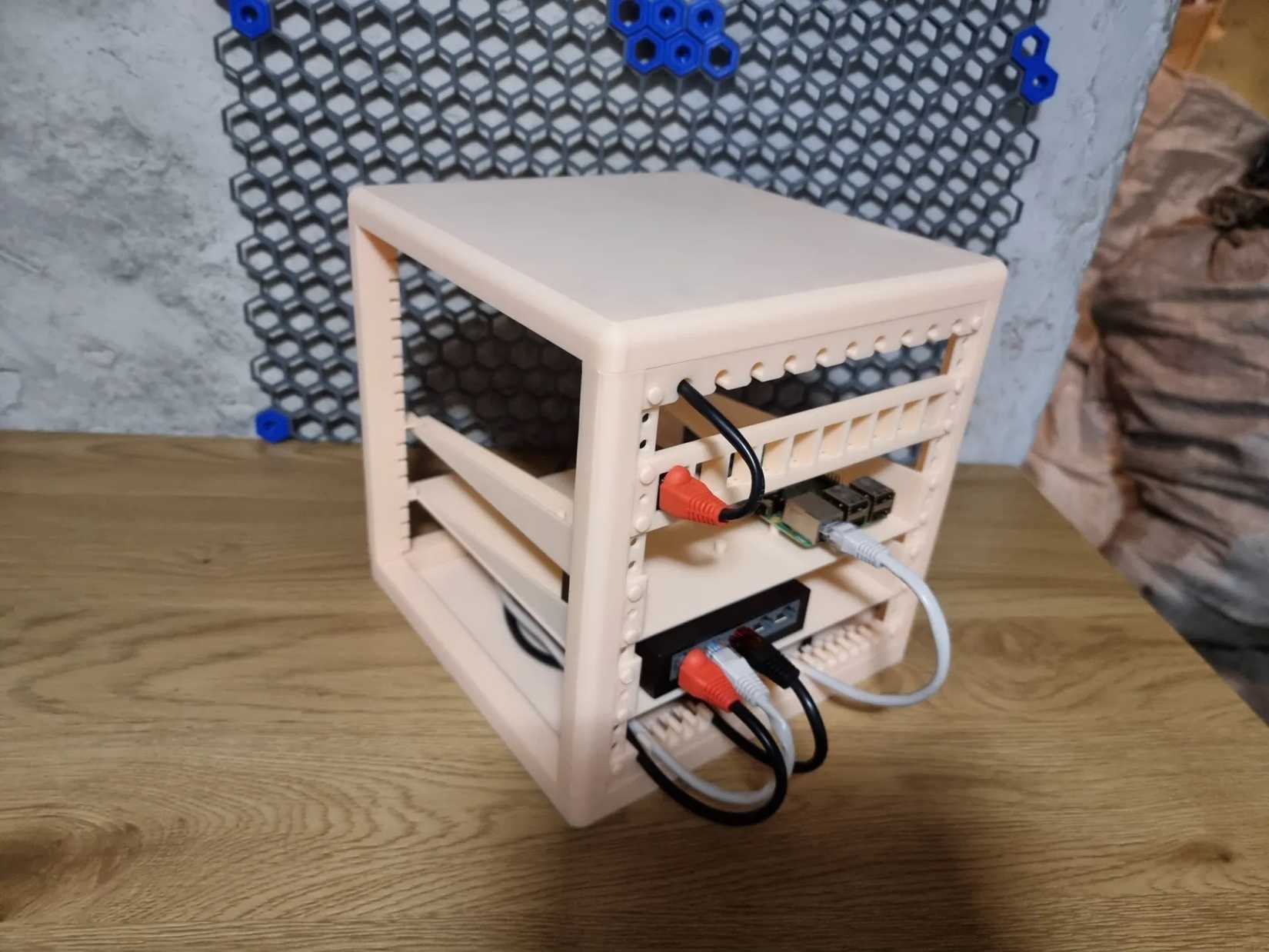 This lightweight server monitor uses less RAM than a browser tab