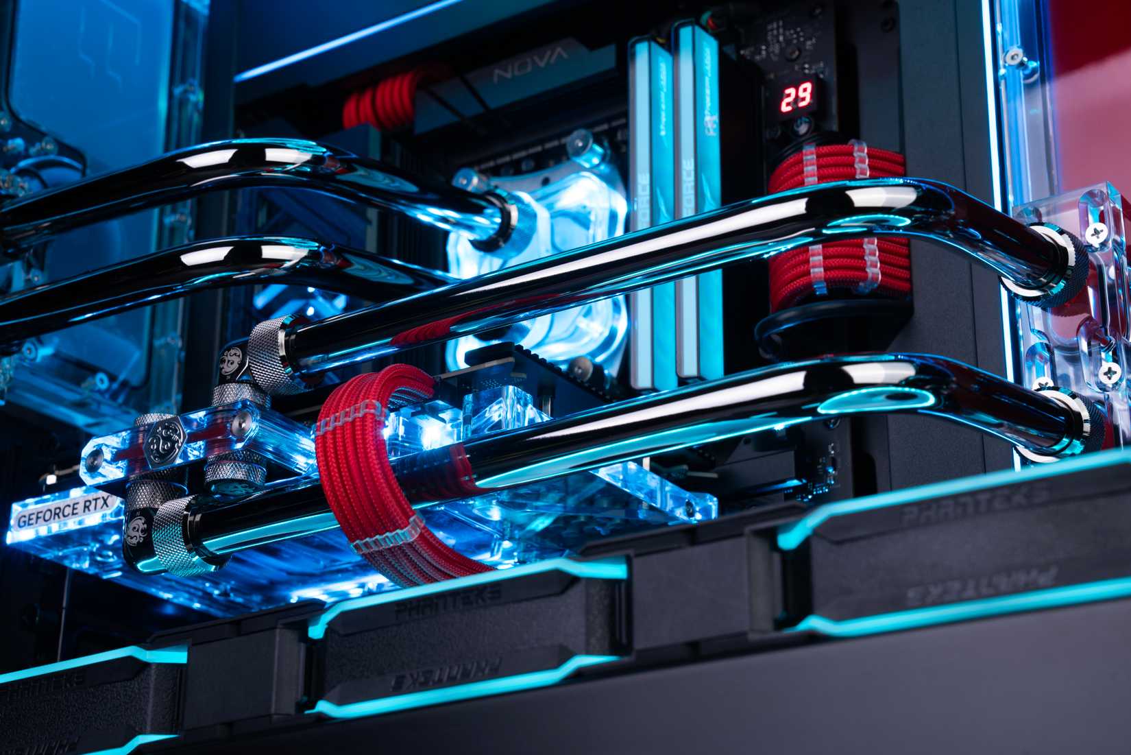 Maingear reveals two extremely beefy Apex PCs, and they look awesome