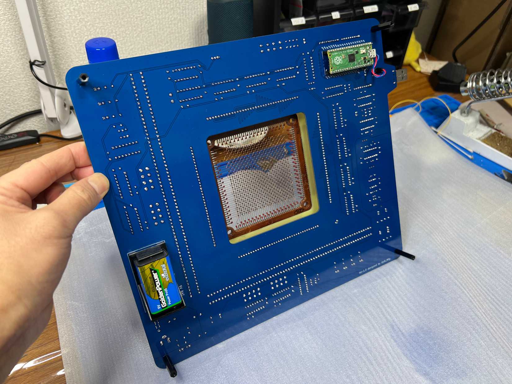 Someone made a USB stick using memory from the 70s, and it's as big as ...