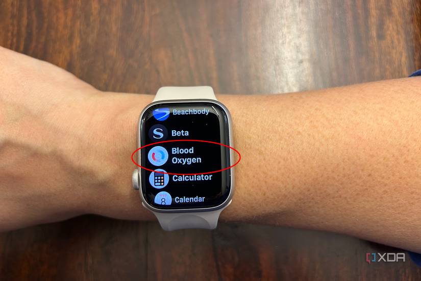 How to use ECG and check blood oxygen levels on Apple Watch