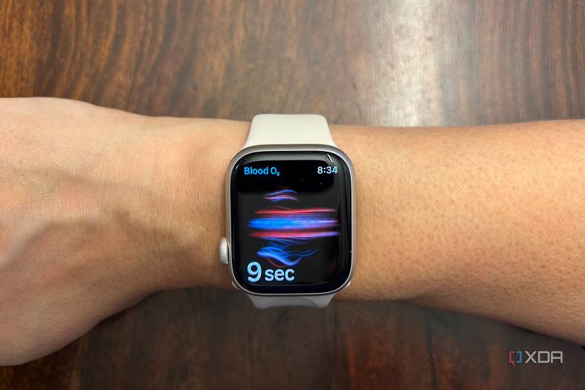 How to use ECG and check blood oxygen levels on Apple Watch