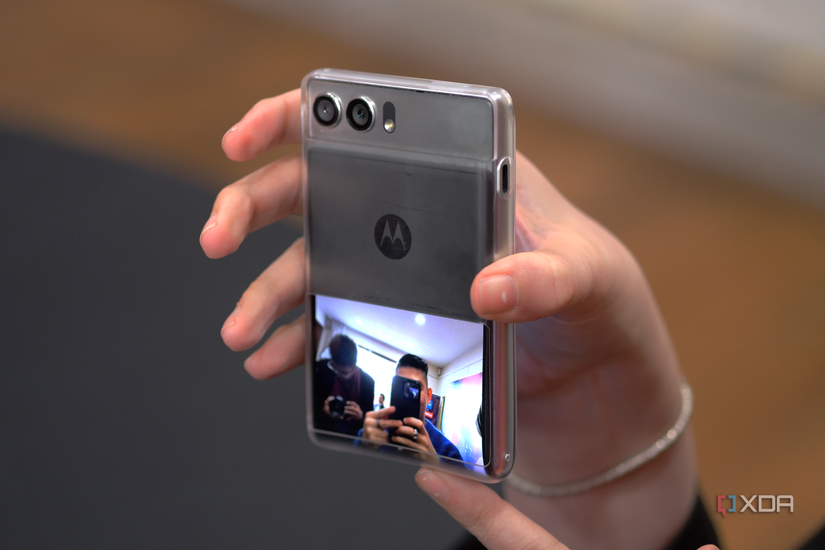 We saw Motorola's new RIZR rollable concept phone, and it makes ...