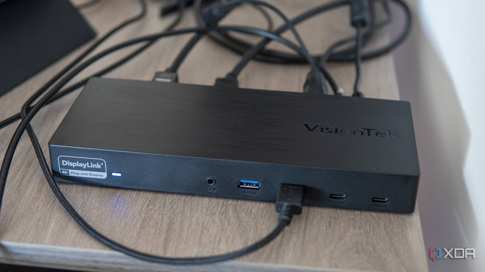 VisionTek VT7400 review: Three 4K displays for almost any laptop