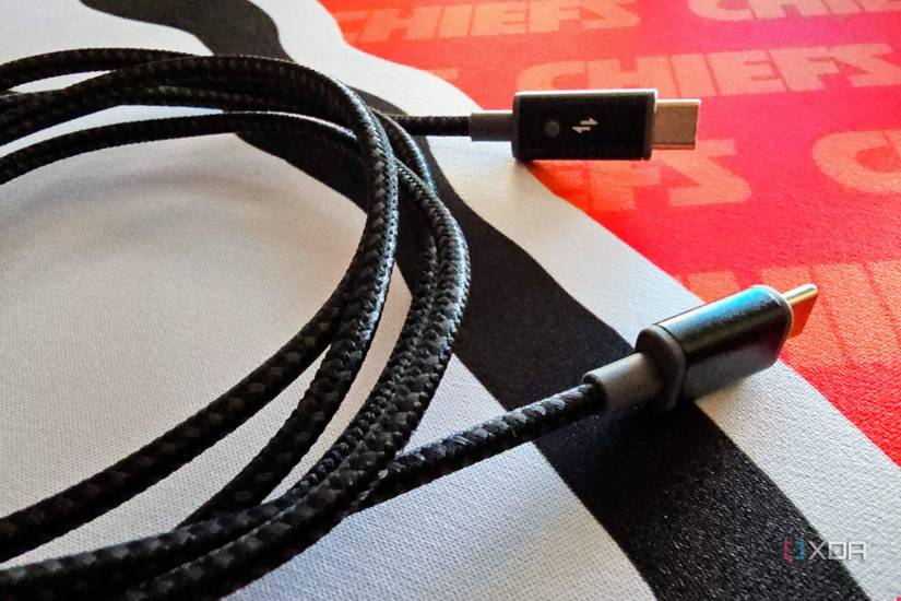 Can the MacBook Pro (M3, 2023) charge with USB-C?