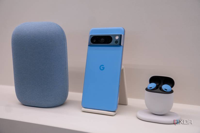 What colors does the Google Pixel 8 series come in?