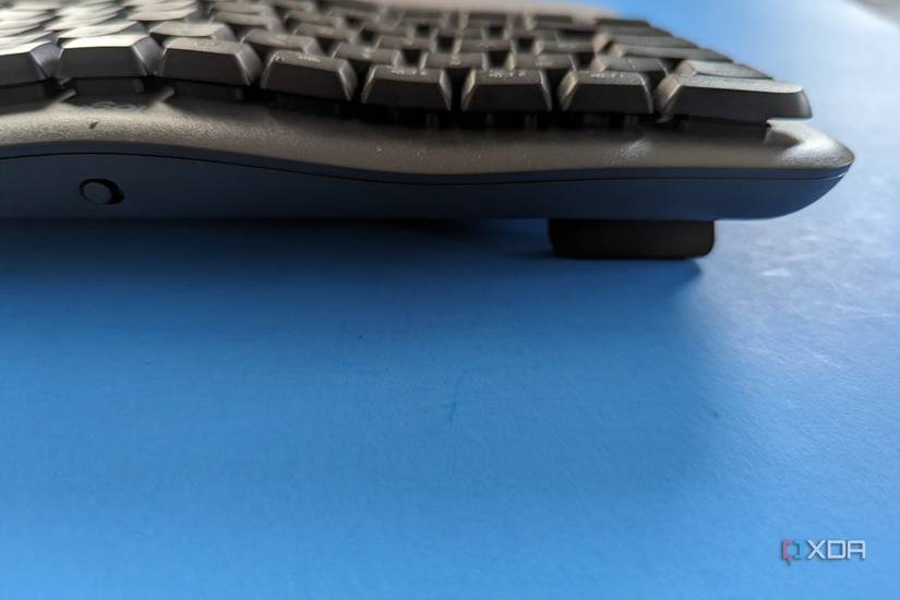 Logitech's new Wave Keys is a simple and easy-to-use ergonomic keyboard