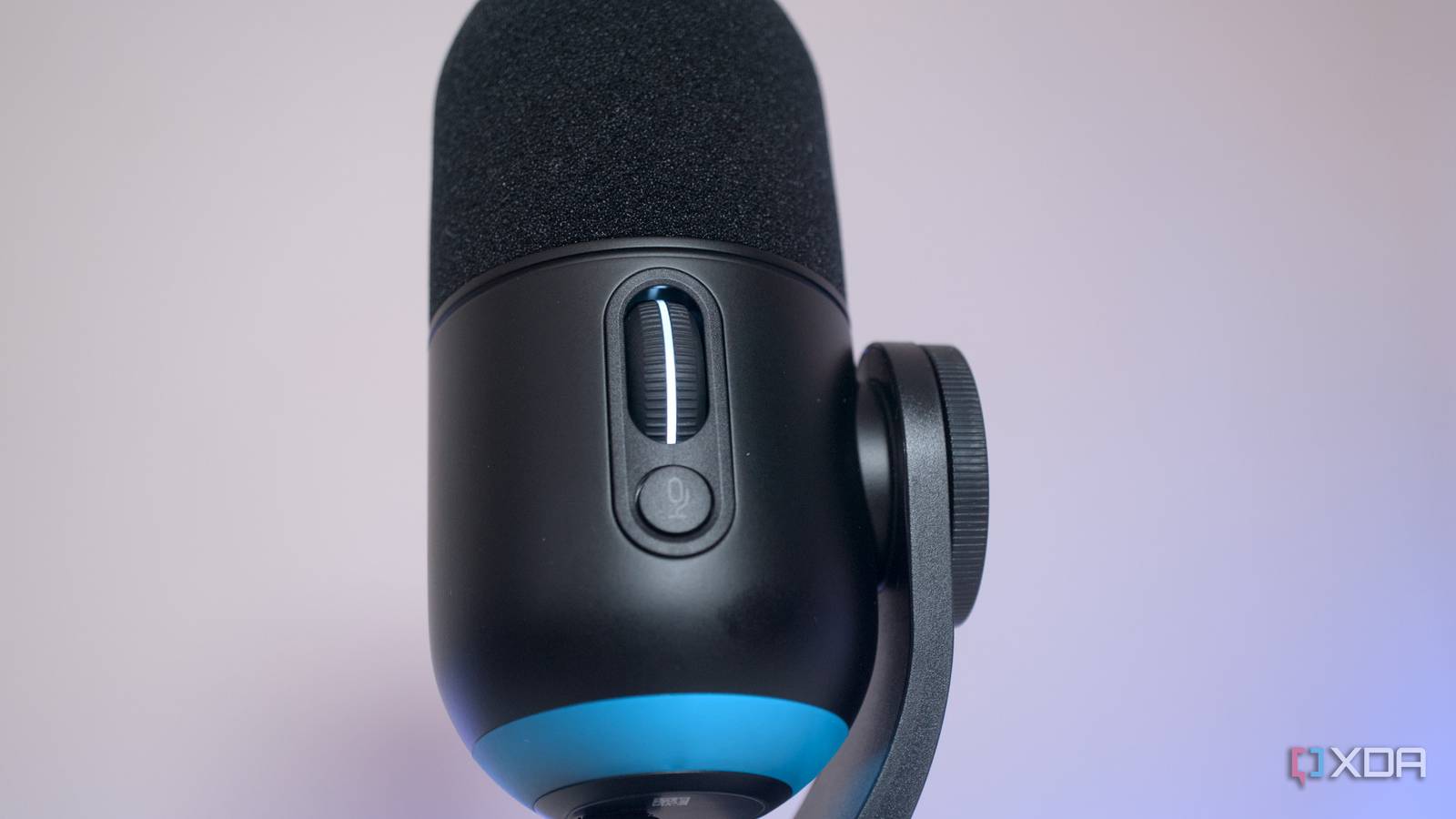 Logitech Yeti GX review: An impressive, compact streaming mic