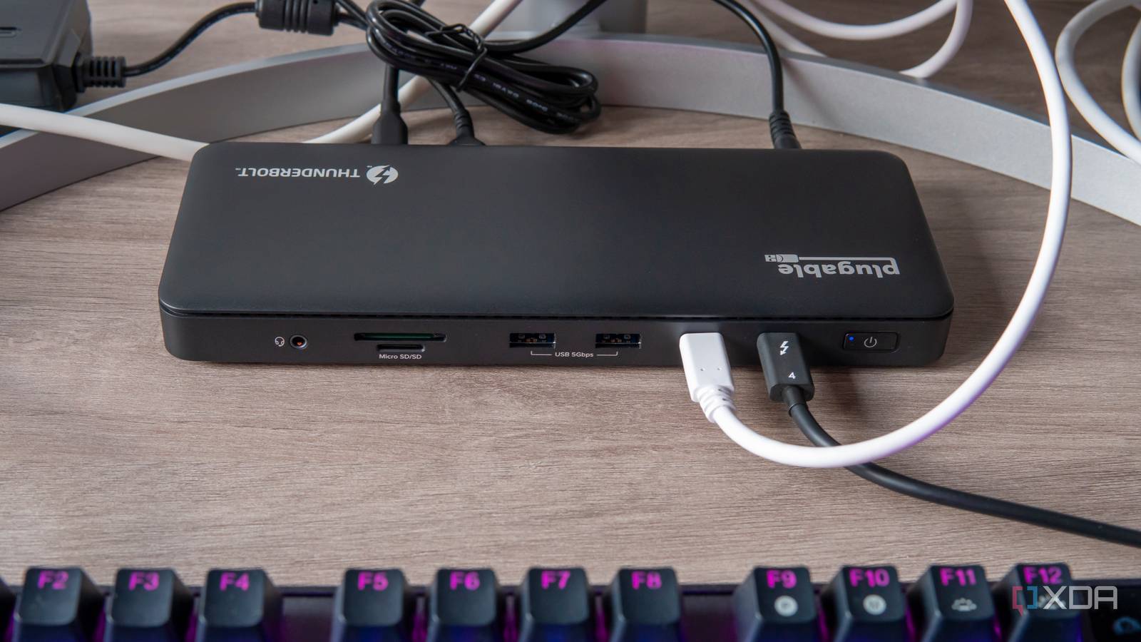 Plugable TBT4-UD5 review: A slim Thunderbolt dock for your office setup