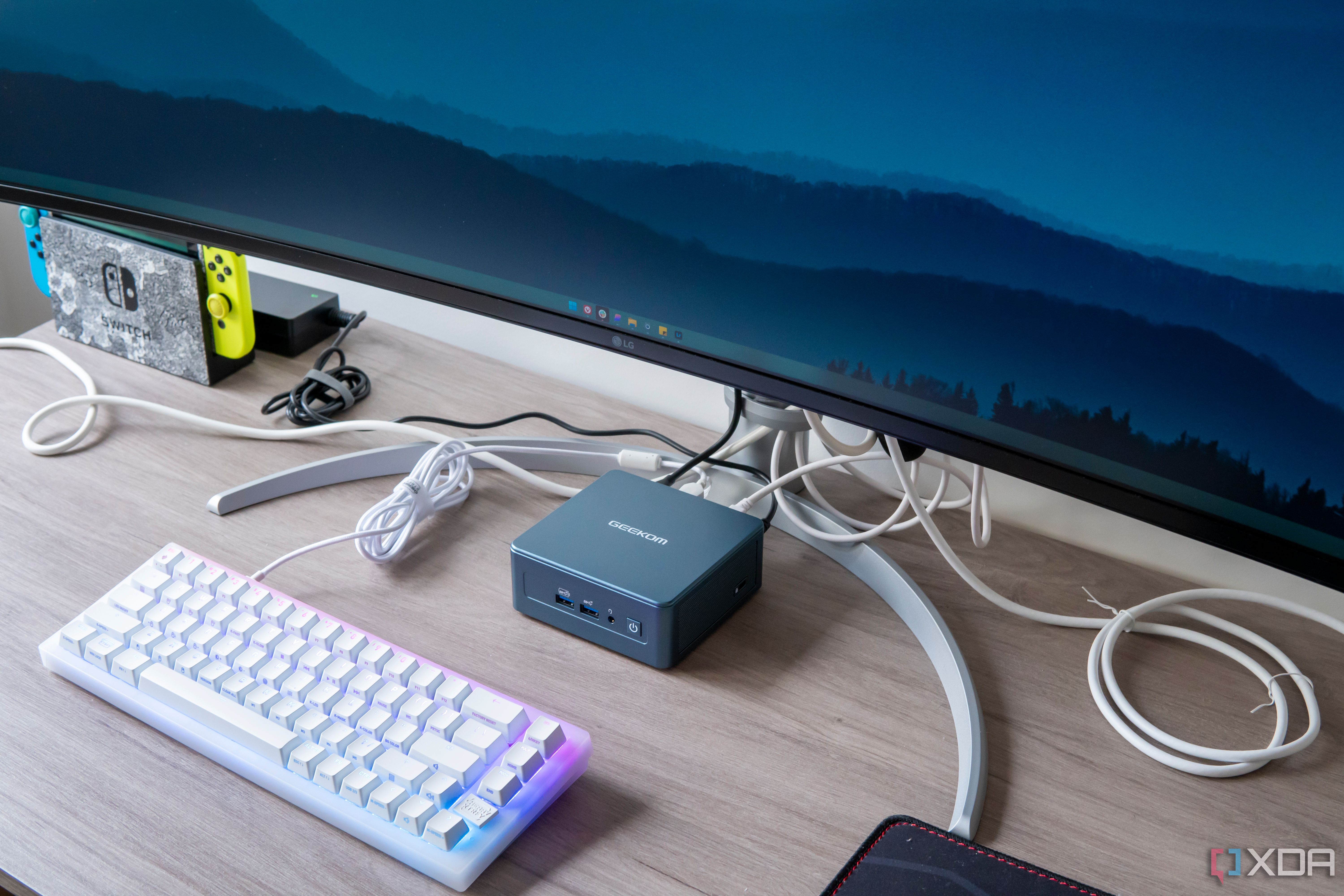 I replaced my Windows desktop with this custom shell, and I actually ...