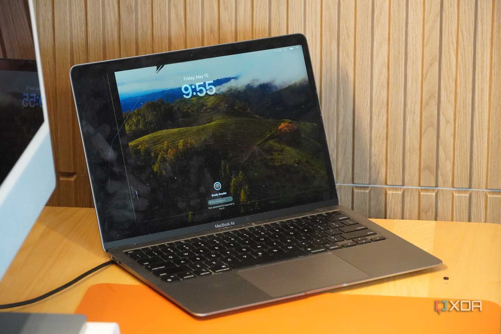 I turned a broken MacBook into a killer desktop workstation — by ...