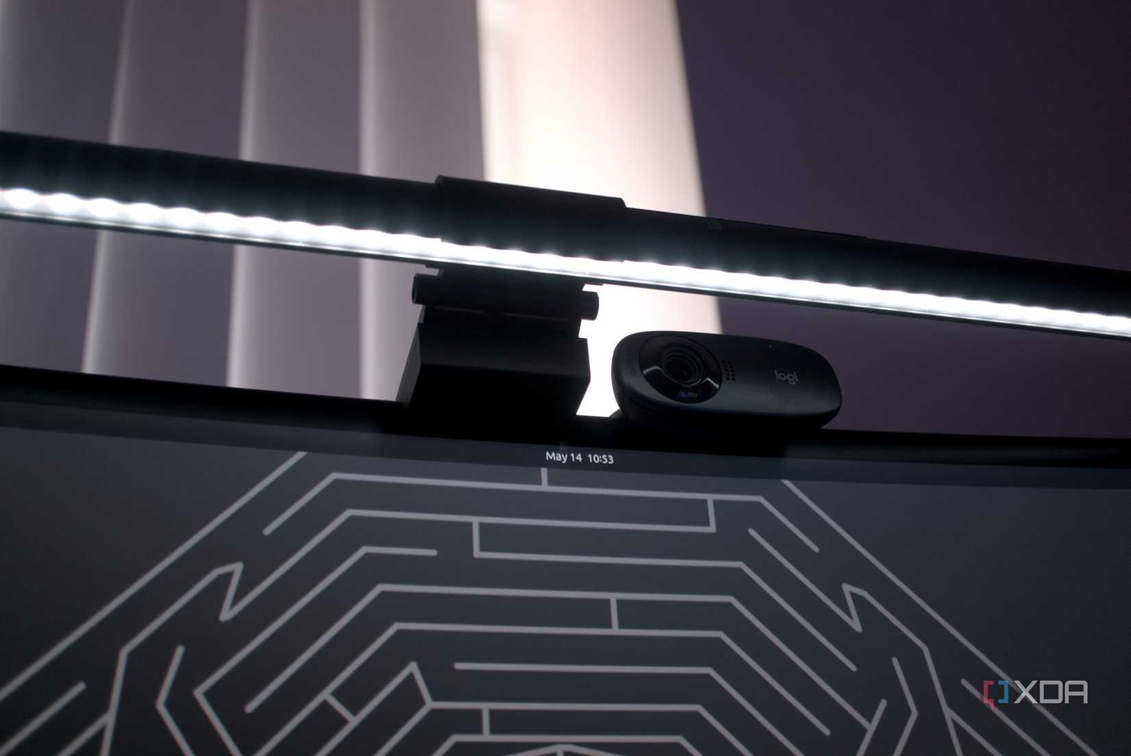 Quntis ScreenLinear Pro+ review: This bright and smart monitor light ...