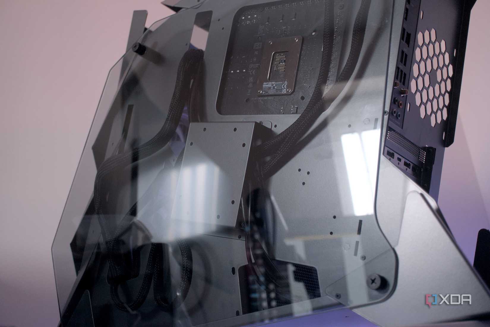 Vetroo K1 Pangolin review: I hated building a PC inside this cool ...