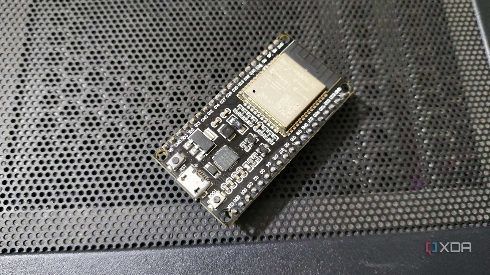 5 simple projects anyone can build with an ESP32 microcontroller