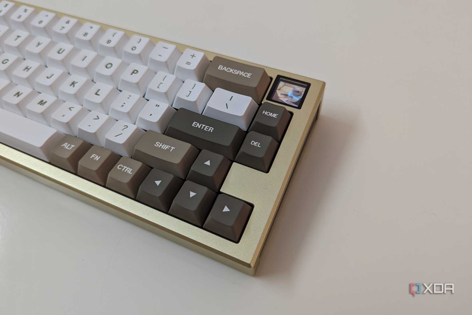 Epomaker MS68 review: Premium 65% aluminum goodness with an LCD