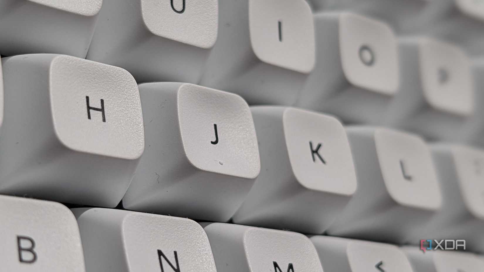 Keychron Q65 Max wireless mechanical keyboard review: Knob and macro ...