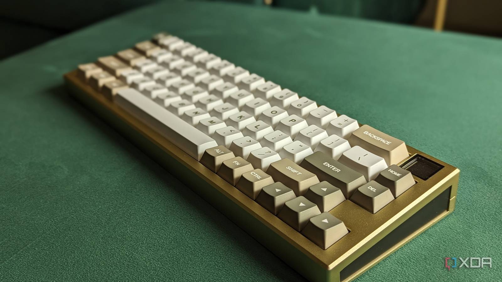 Epomaker MS68 review: Premium 65% aluminum goodness with an LCD