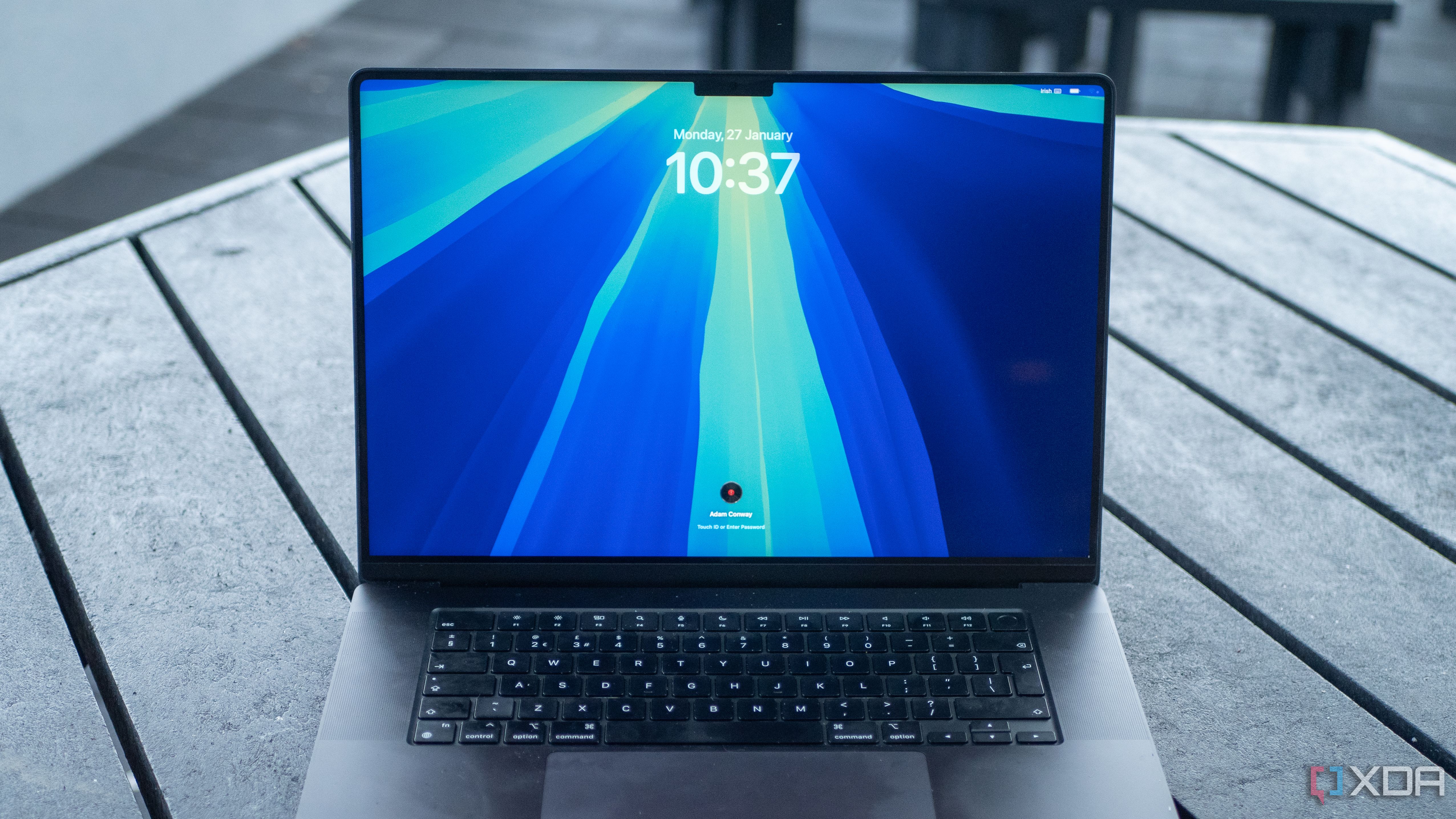 Hands-on: uBar is the macOS taskbar for those who can't let go of Windows
