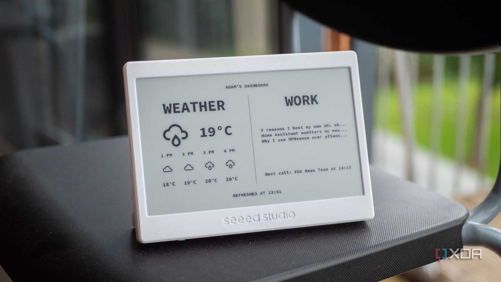 I turned a photo frame and an ESP32 into the perfect smart home display