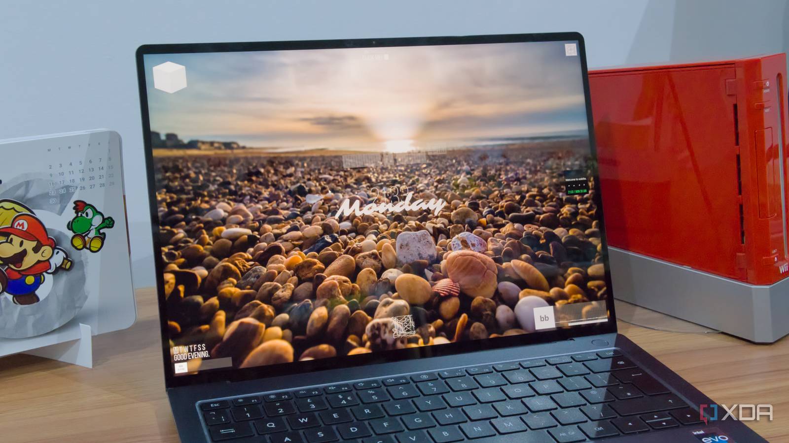 This shell replacement makes Windows 11 almost unrecognizable, if you ...