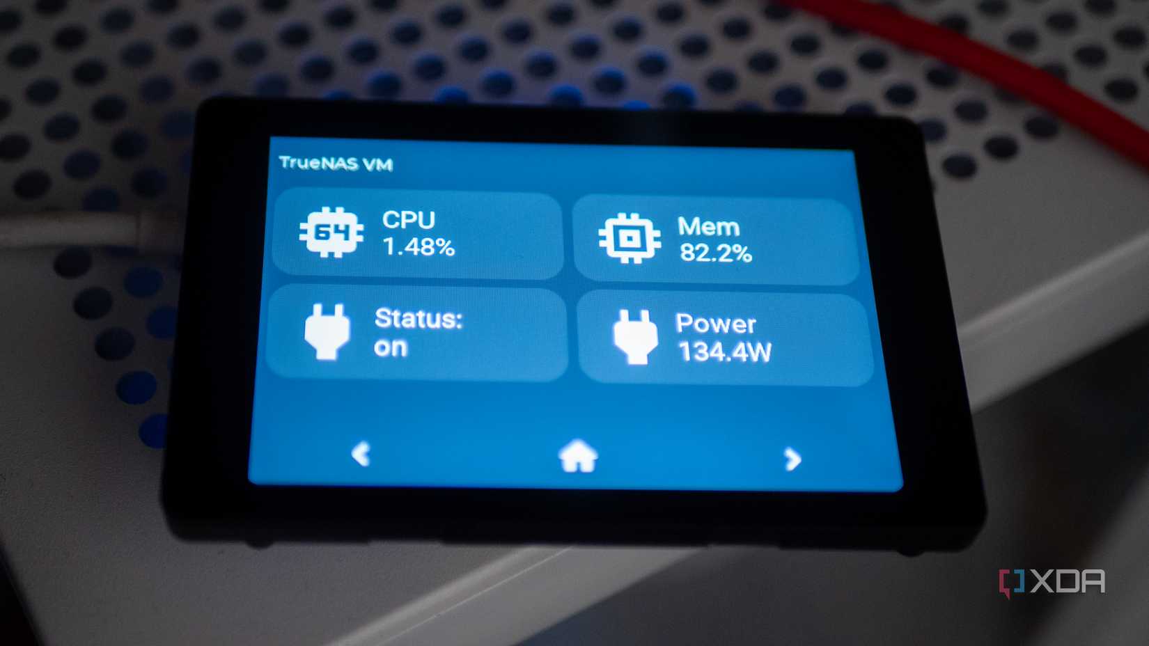 I use this ESP32-powered display to monitor my NAS, here's how it works