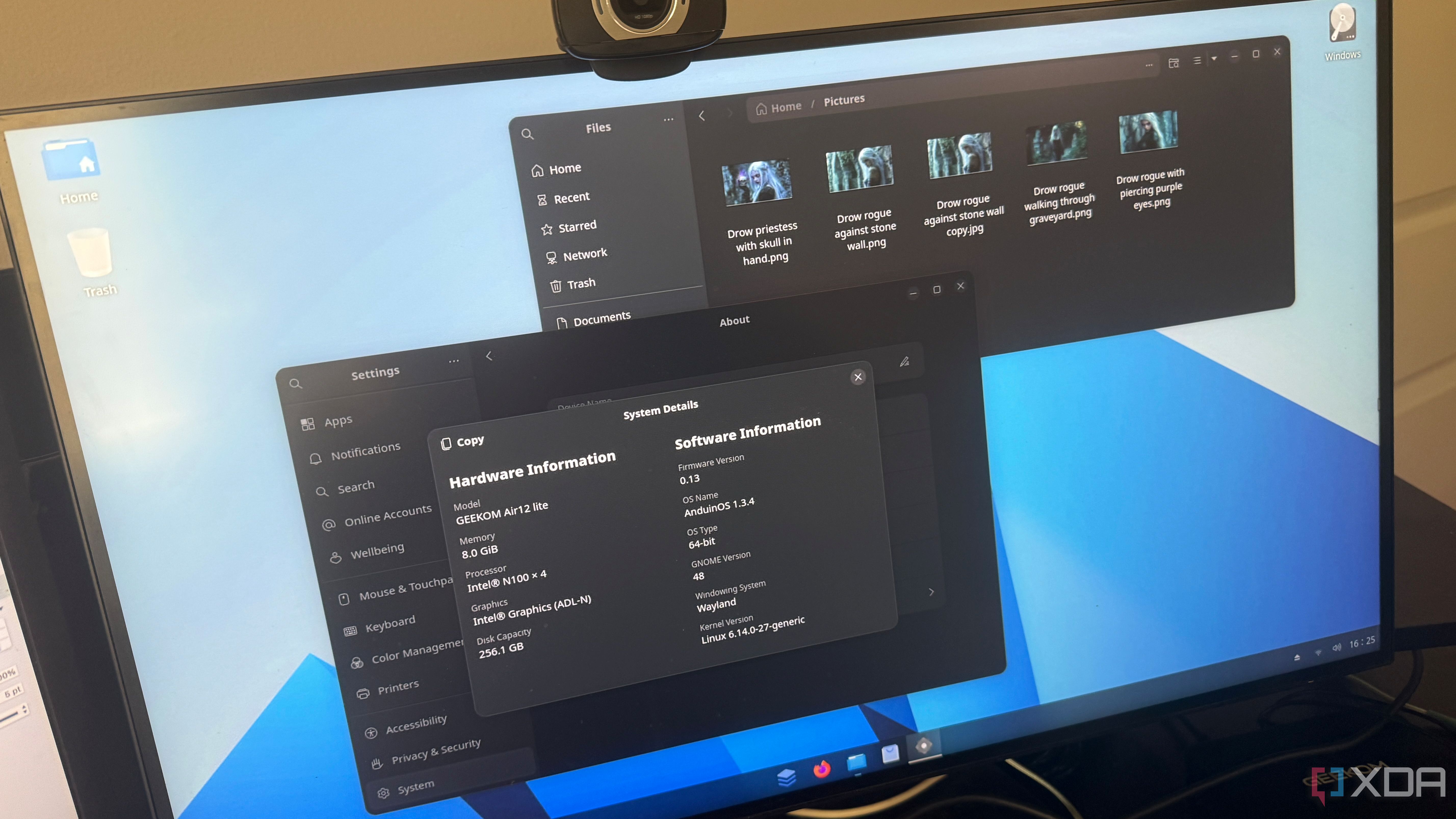 I spent a weekend with this Linux distro built to look like Windows 11 ...