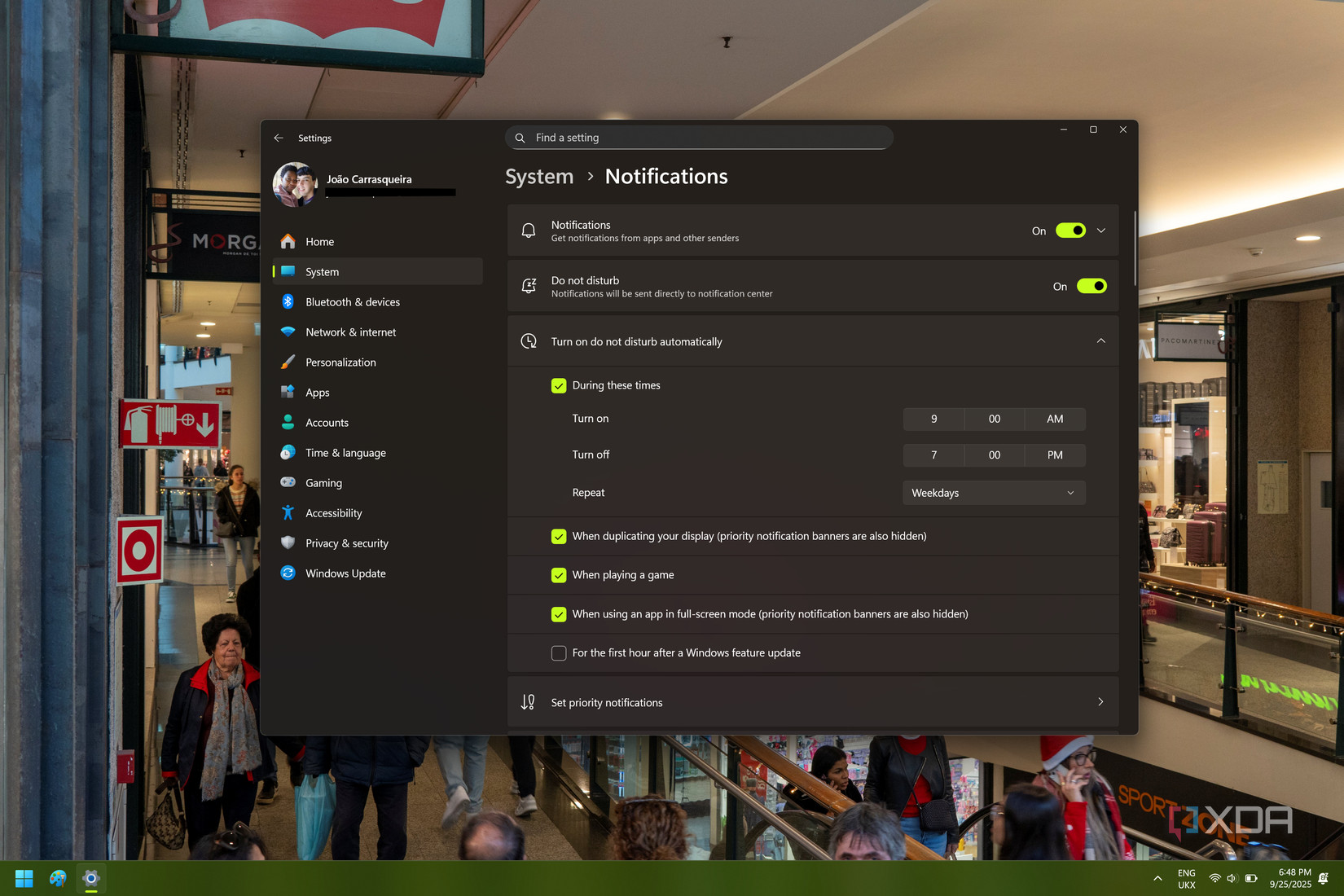 I built a distraction-proof Windows desktop, and you can too