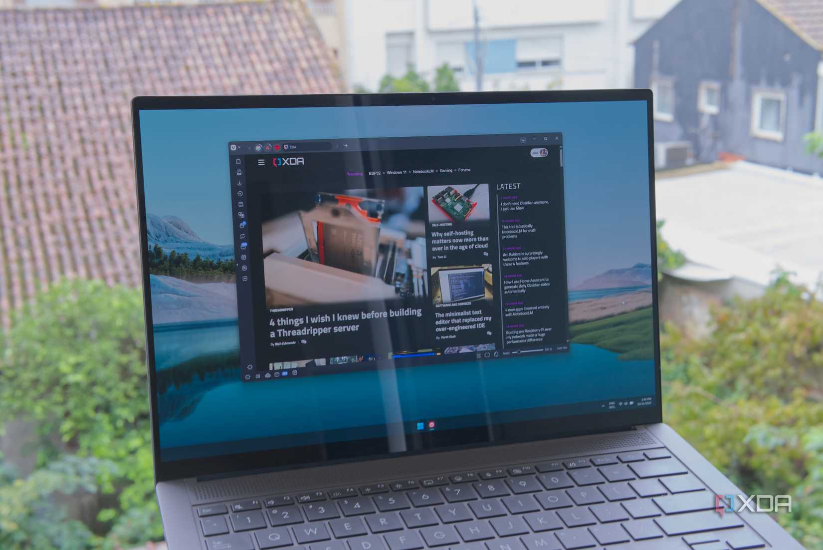 A single Thunderbolt cable is my desktop's secret weapon, not the PC