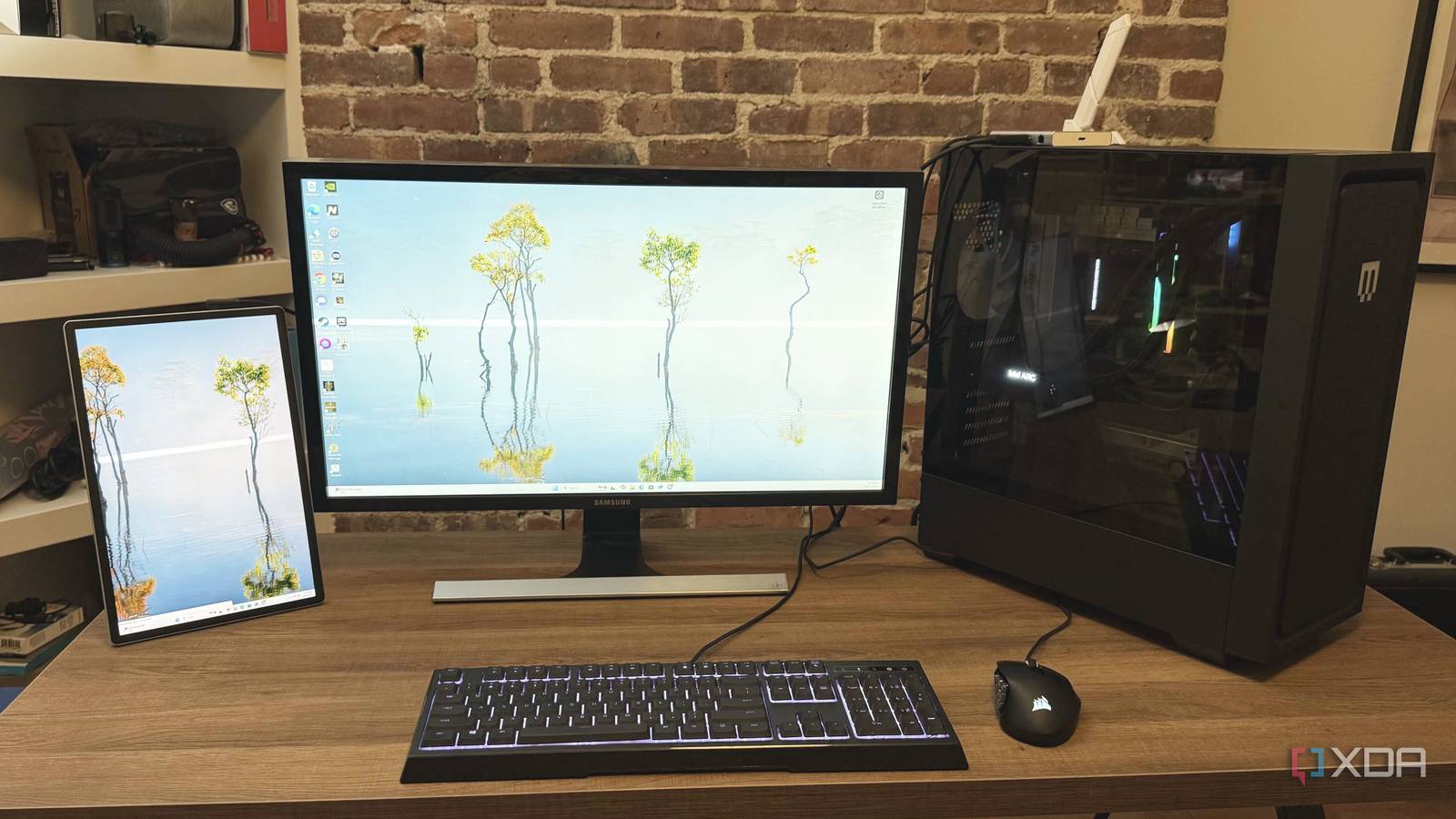 I replaced my tablet with a portable monitor as my gaming sidecar, and ...