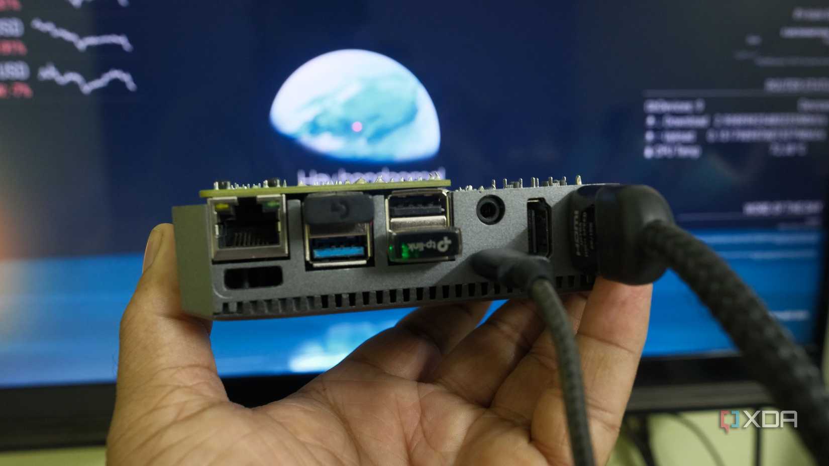 I turned my old TV into a smart dashboard with just a Raspberry Pi