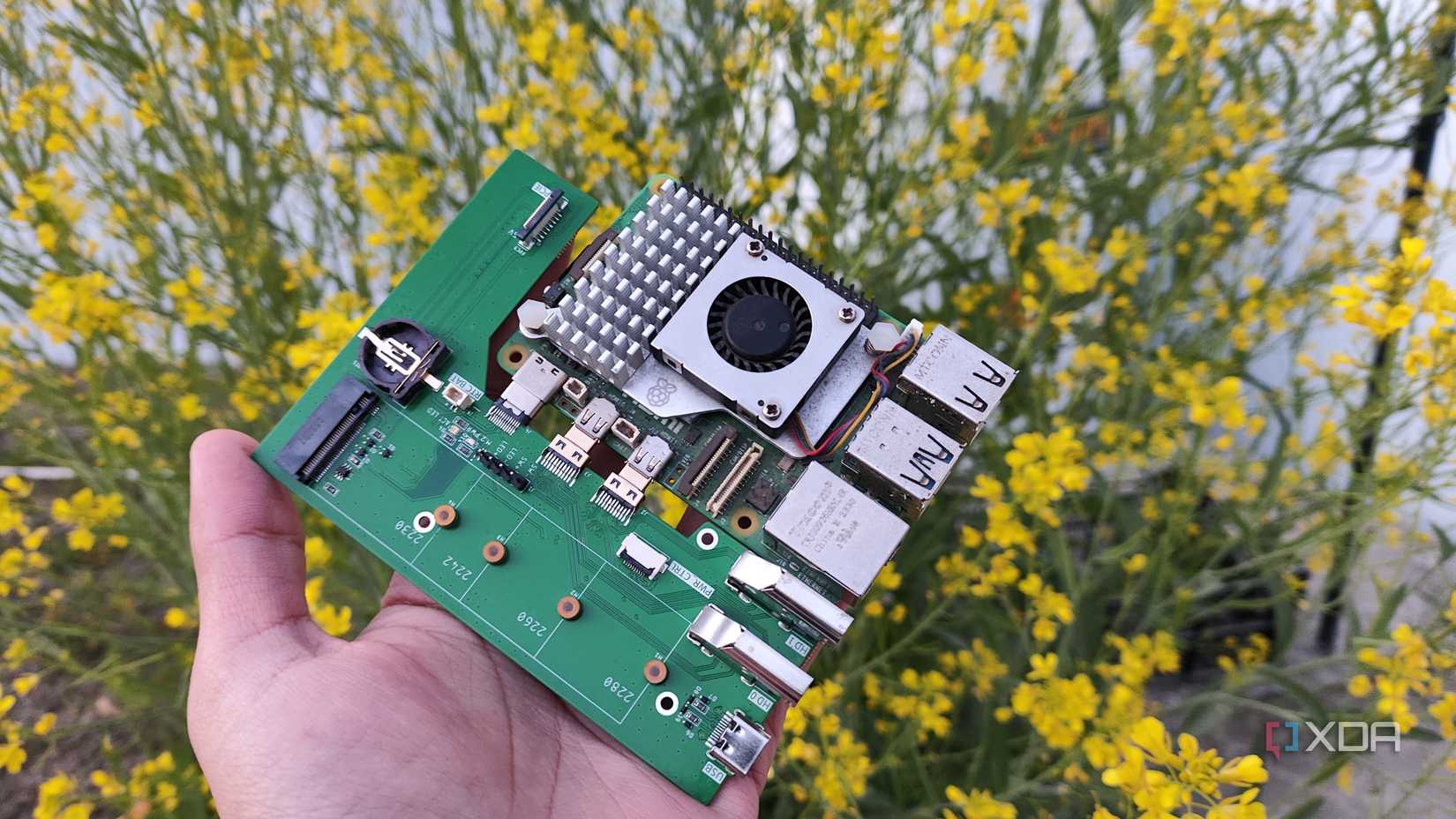 I turned my Raspberry Pi into an adorable desktop