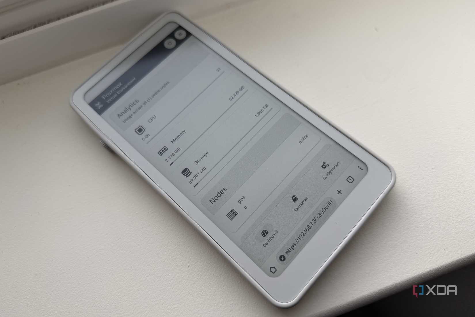 The best display for a home server isn't a monitor, it's an E Ink screen